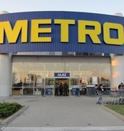 Metro launches c-store in China - EFFENTII CORP